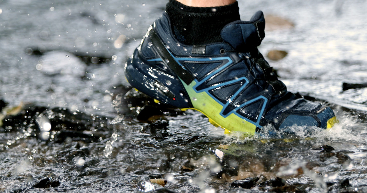 Waterproof and breathable clothing thanks to nanofibers | Elmarco